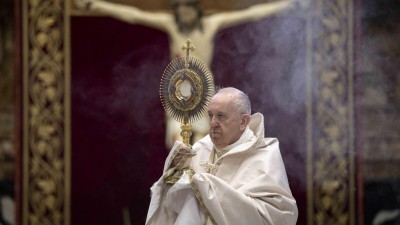 Mission begins by meeting Jesus in the Scriptures and Eucharist, pope ...