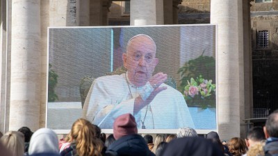 UPDATE: Pope's health improving; he keeps some appointments | USCCB